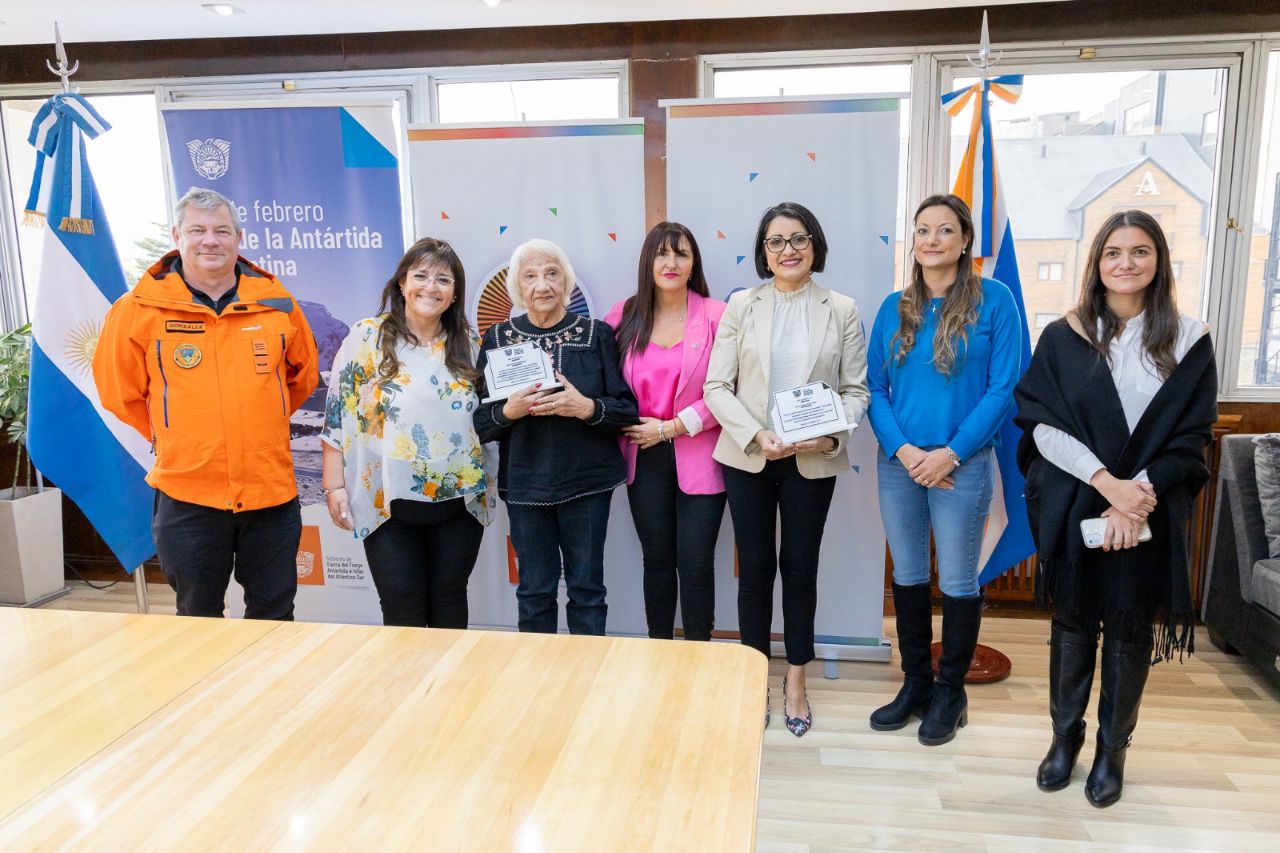 El gobierno fueguino distinguió a Marisa Delgado, la primera mujer ...