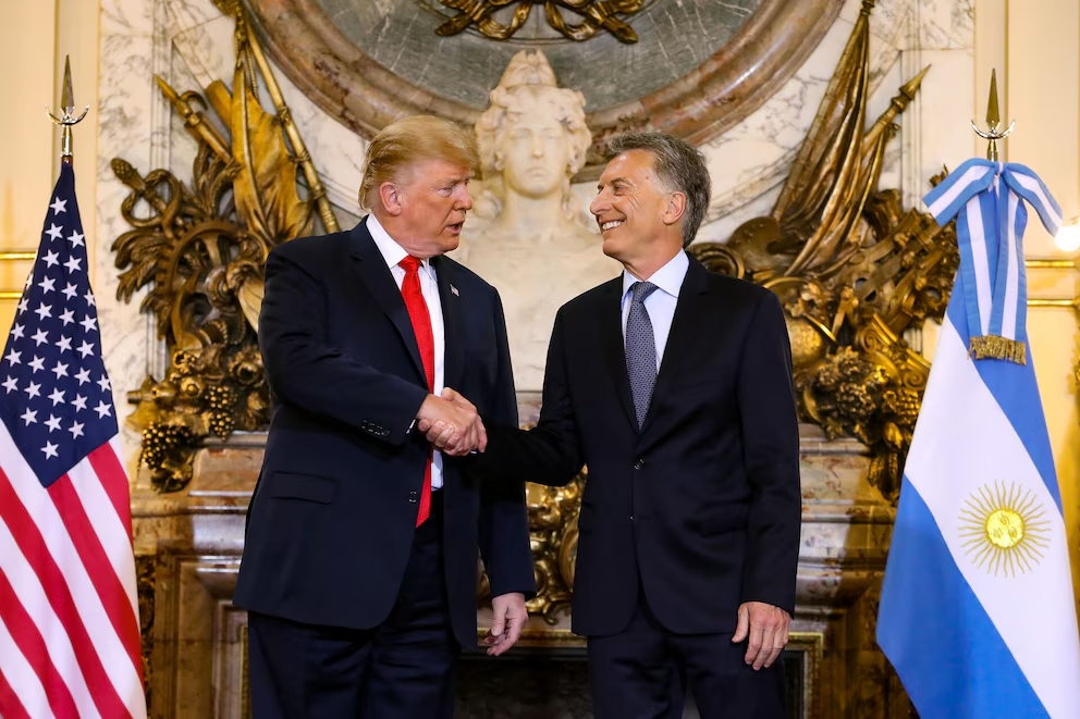 En 2108 Donald Trump le sugirió a Mauricio Macri conquistar Chile